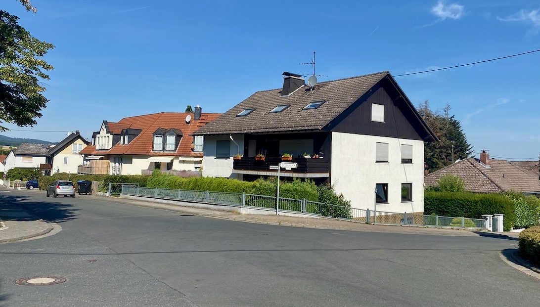 Attraktives Dreifamilienhaus in bevorzugter Waldrandlage | Haus der ...