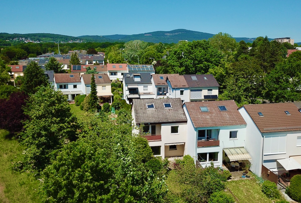 Reihenendhaus mit Potential in herrlicher Lage | Haus der Könige Immobilien